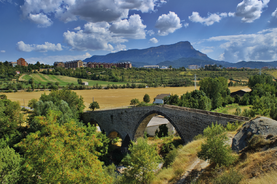¿Por qué Jaca es el destino ideal para tus vacaciones? | Camping El Arrebol